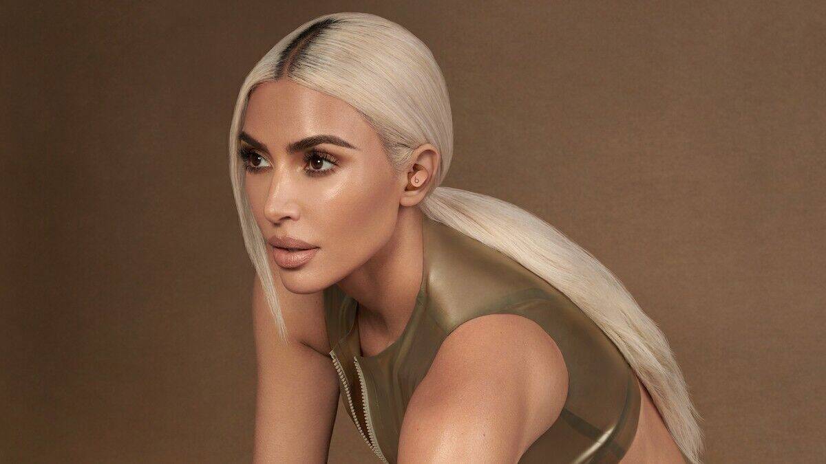 Beats Fit Pro: Apple und Kim Kardashian veröffentlichen neue Farben ...